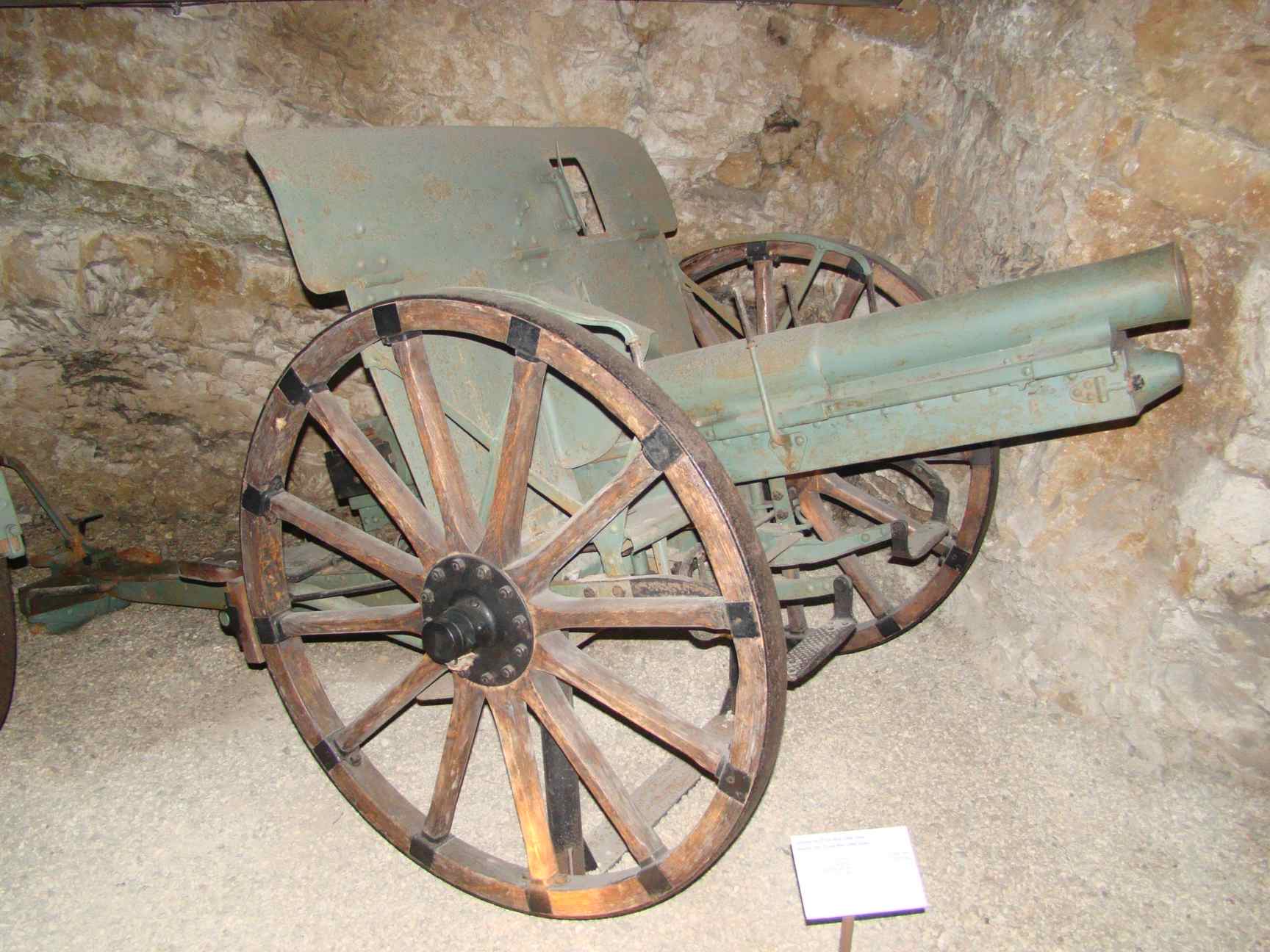 Very nice gun in the surprising 'cave' under this fortress-museum